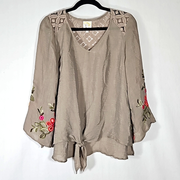fig and flower | Tops | Fig And Flower Embroidered Top Taupe Size M ...